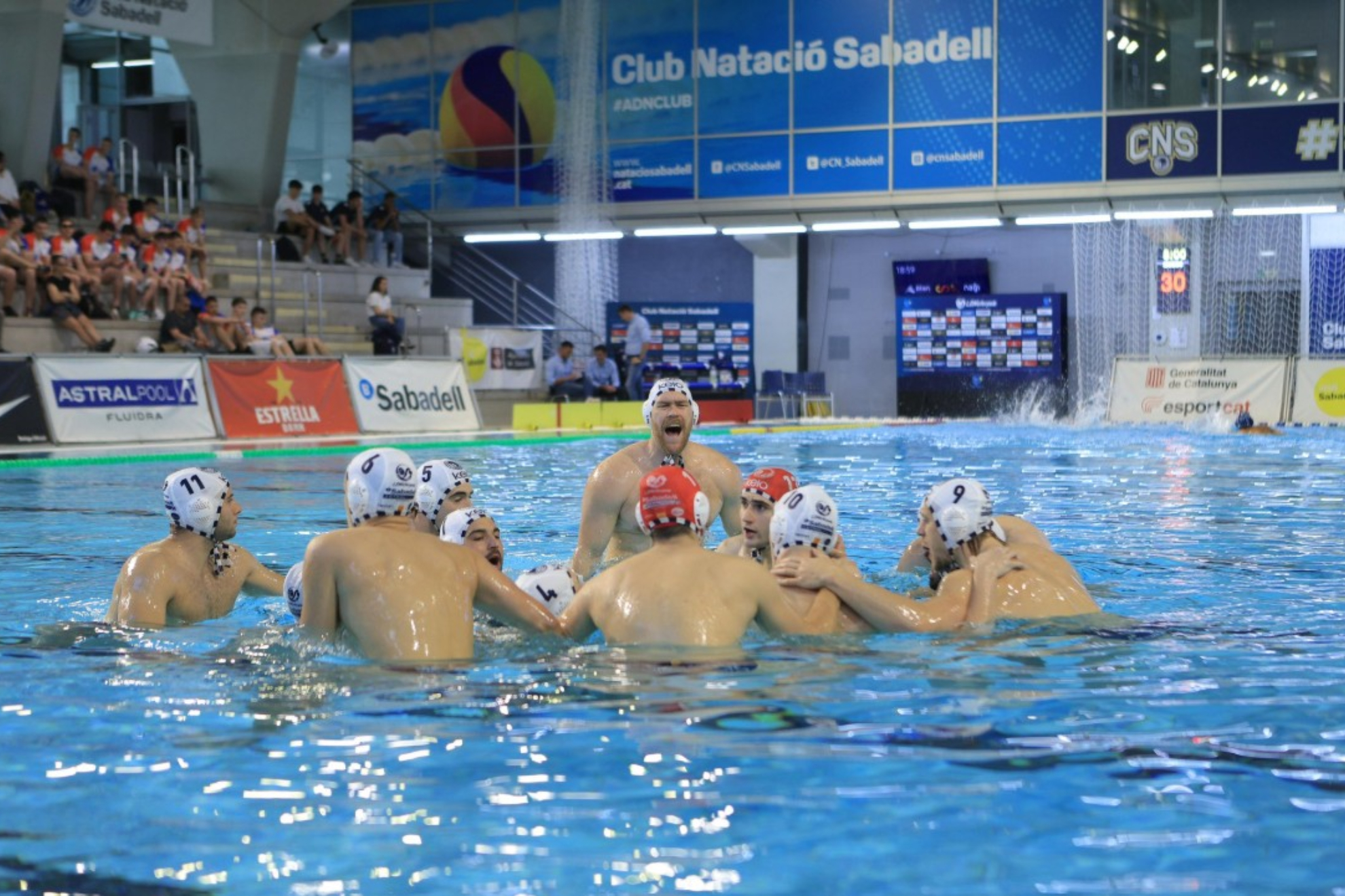 El CN Sabadell toma ventaja en la semifinal de la Liga