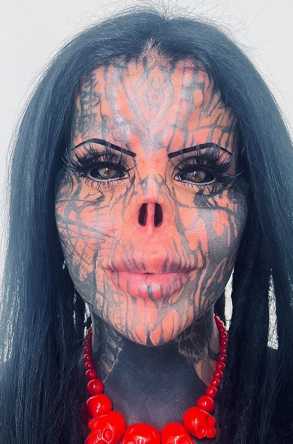 El antes y después de la tatuadora extrema: sin nariz (la guarda ...