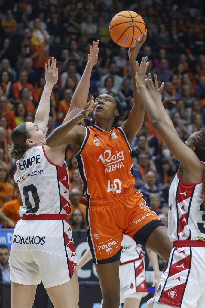 El Valencia Basket da el primer zarpazo en la final de la Liga Femenina