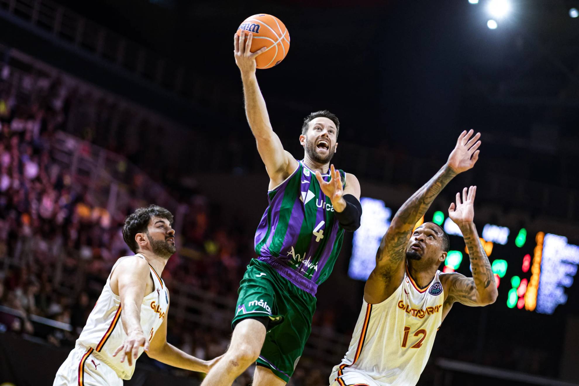 El Unicaja no se baja del trono de la Champions