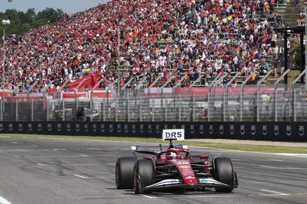 Ferrari naufraga frente a su afición