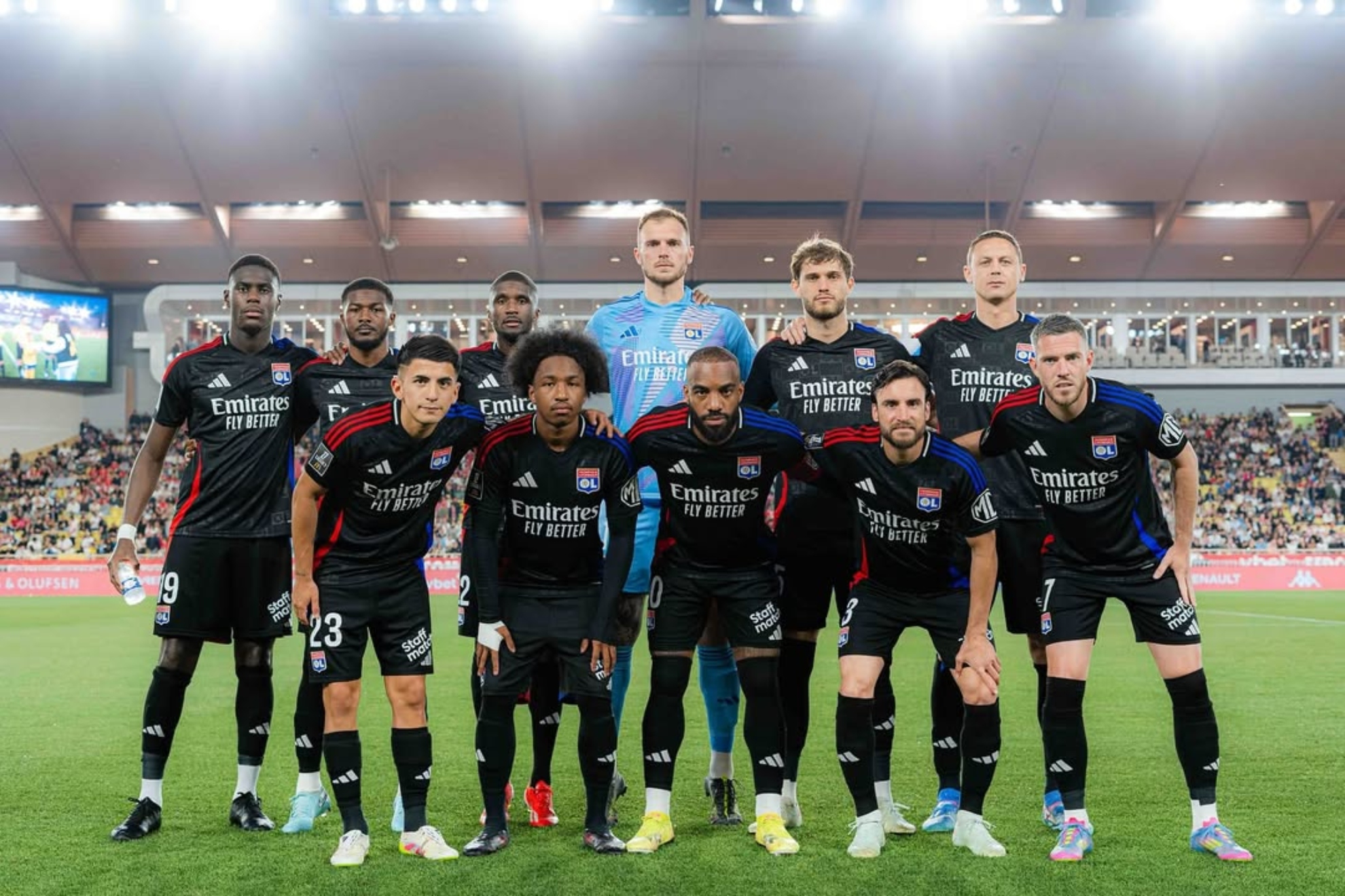 El Lyon se salva de ser suspendido con tres mercados sin poder hacer ...