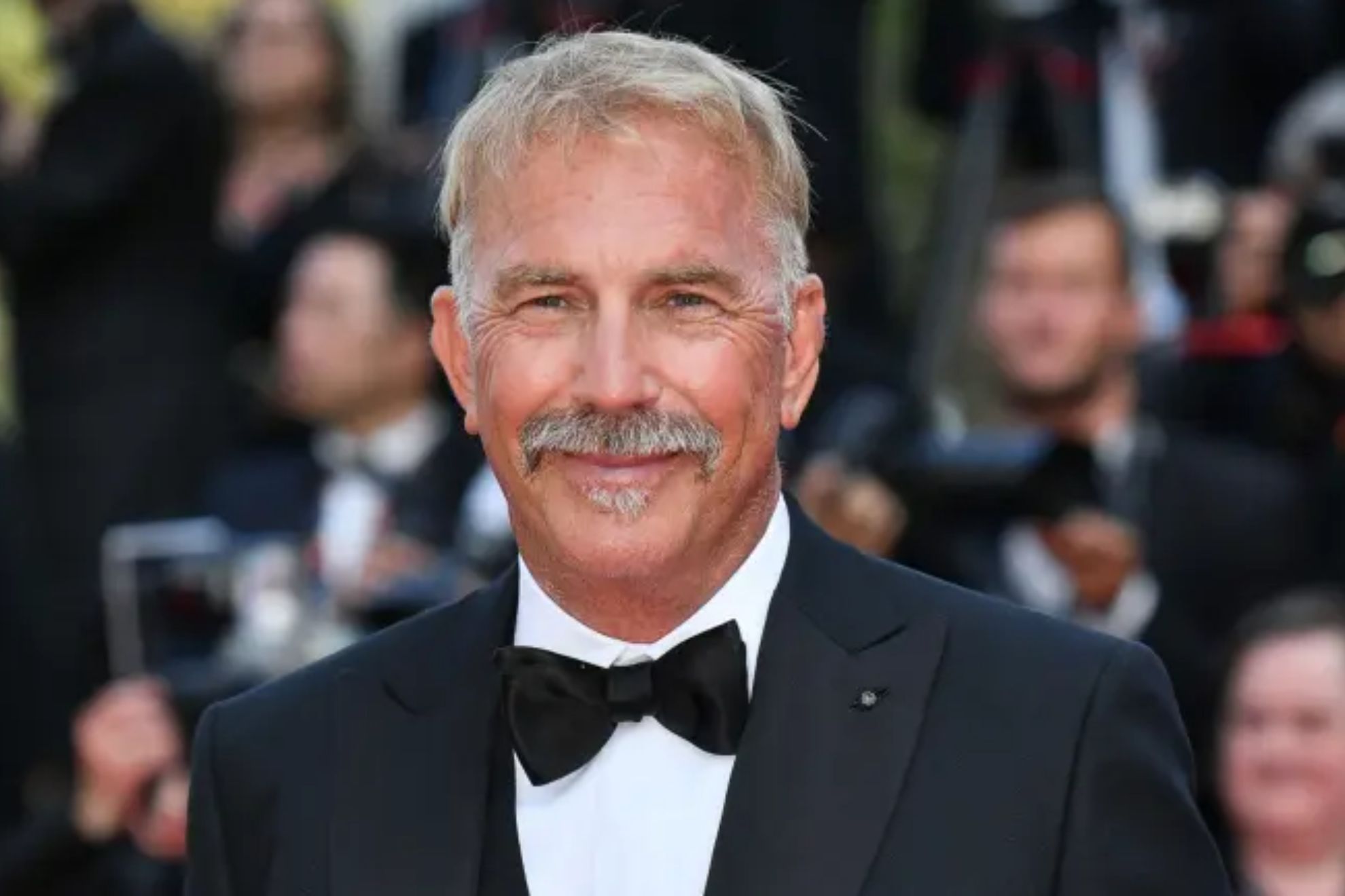 Kevin Costner, denunciado por una actriz tras haber sido obligada a ...