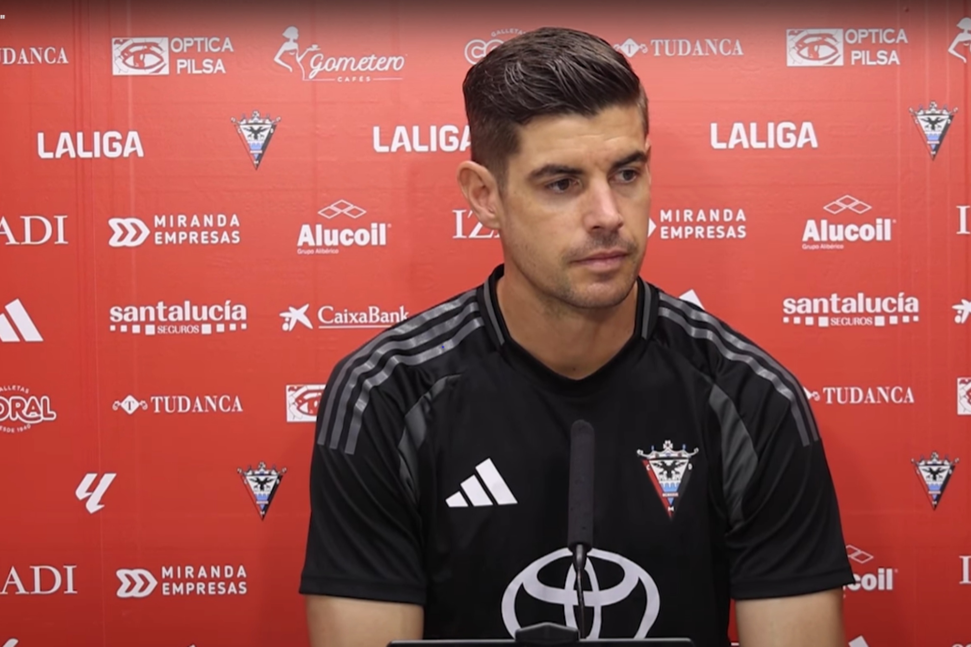 Raúl Fernández cree en el ascenso y pone en valor la temporada jabata