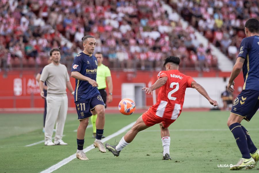 El Almería certifica los 'playoffs' con su séptima victoria seguida en casa