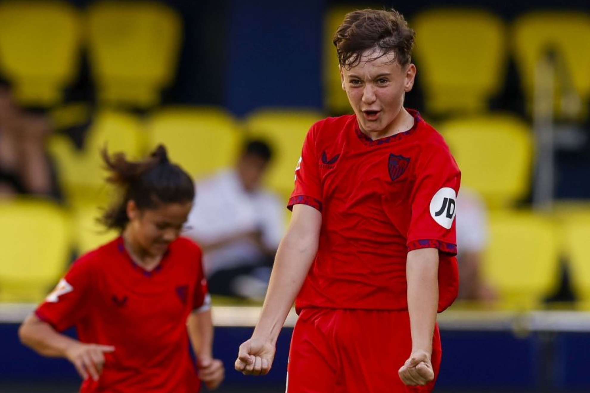 Un golazo de Nico mete al Sevilla en semifinales