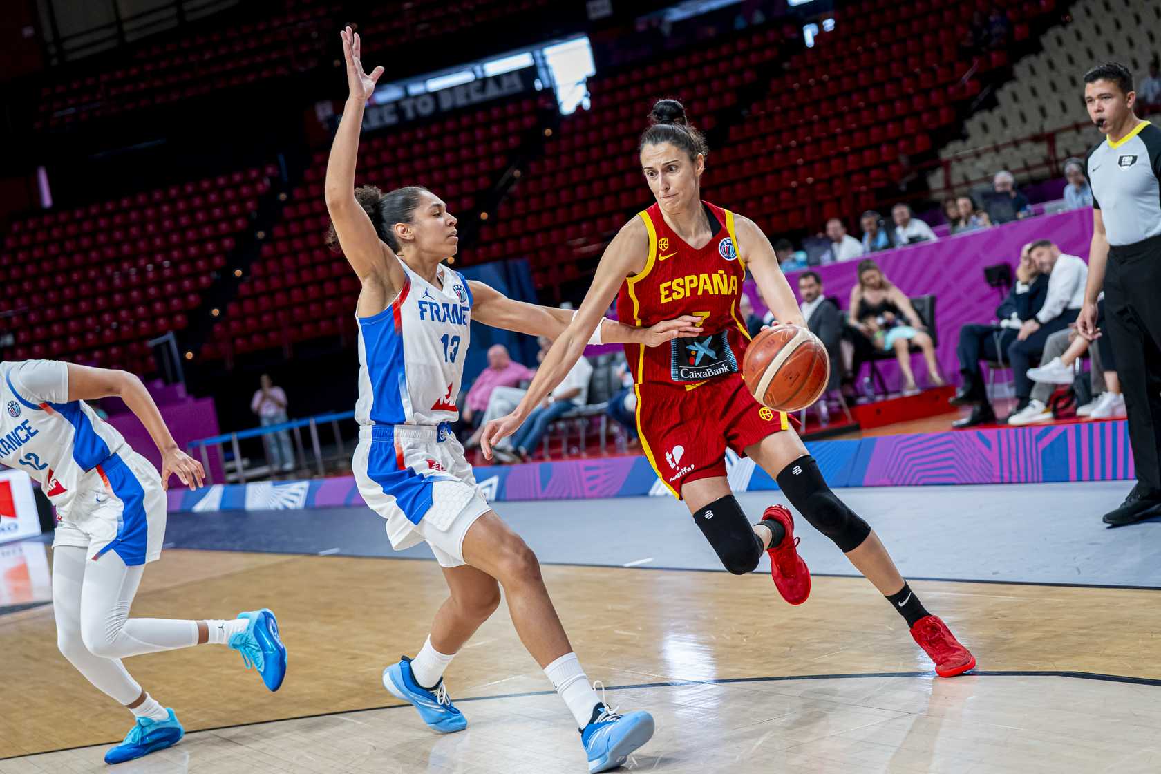 Una épica España guillotina a Francia y se mete en la final del Eurobasket