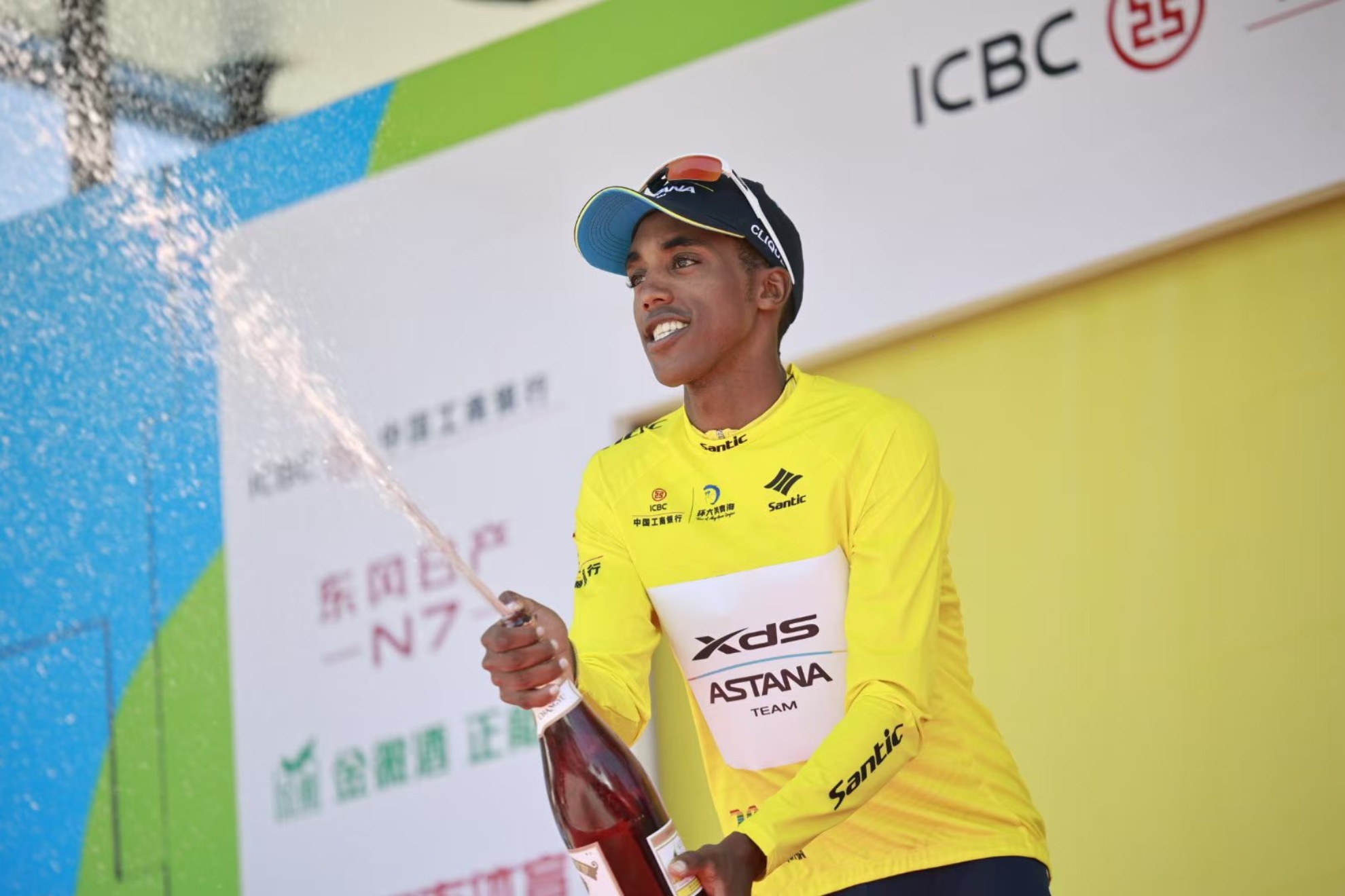 Tour de Qinghai 2025: Henok Mulubrhan gana la general para Astana