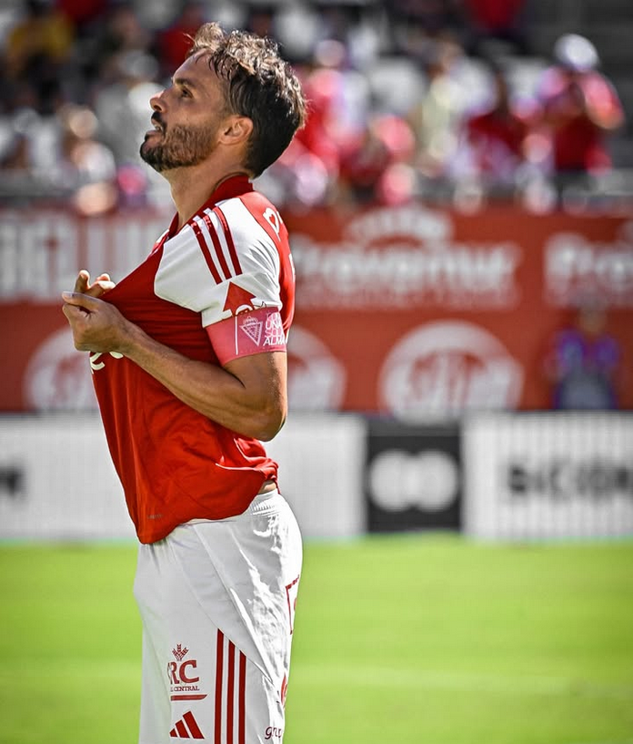 Pedro León: "Sí, dono el salario de este año a la cantera del Real Murcia"