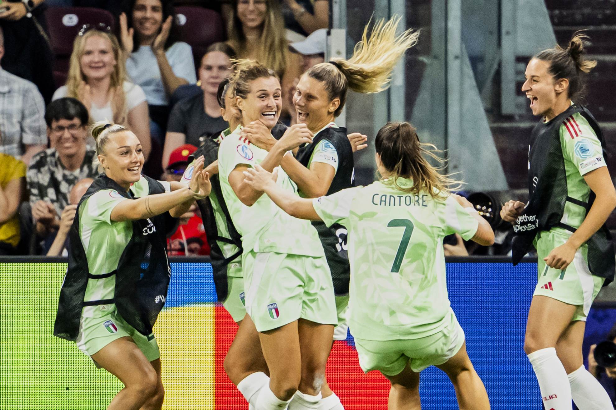 MARCA se cuela en la fiesta de Italia y habla con Girelli: "Nos vemos ...