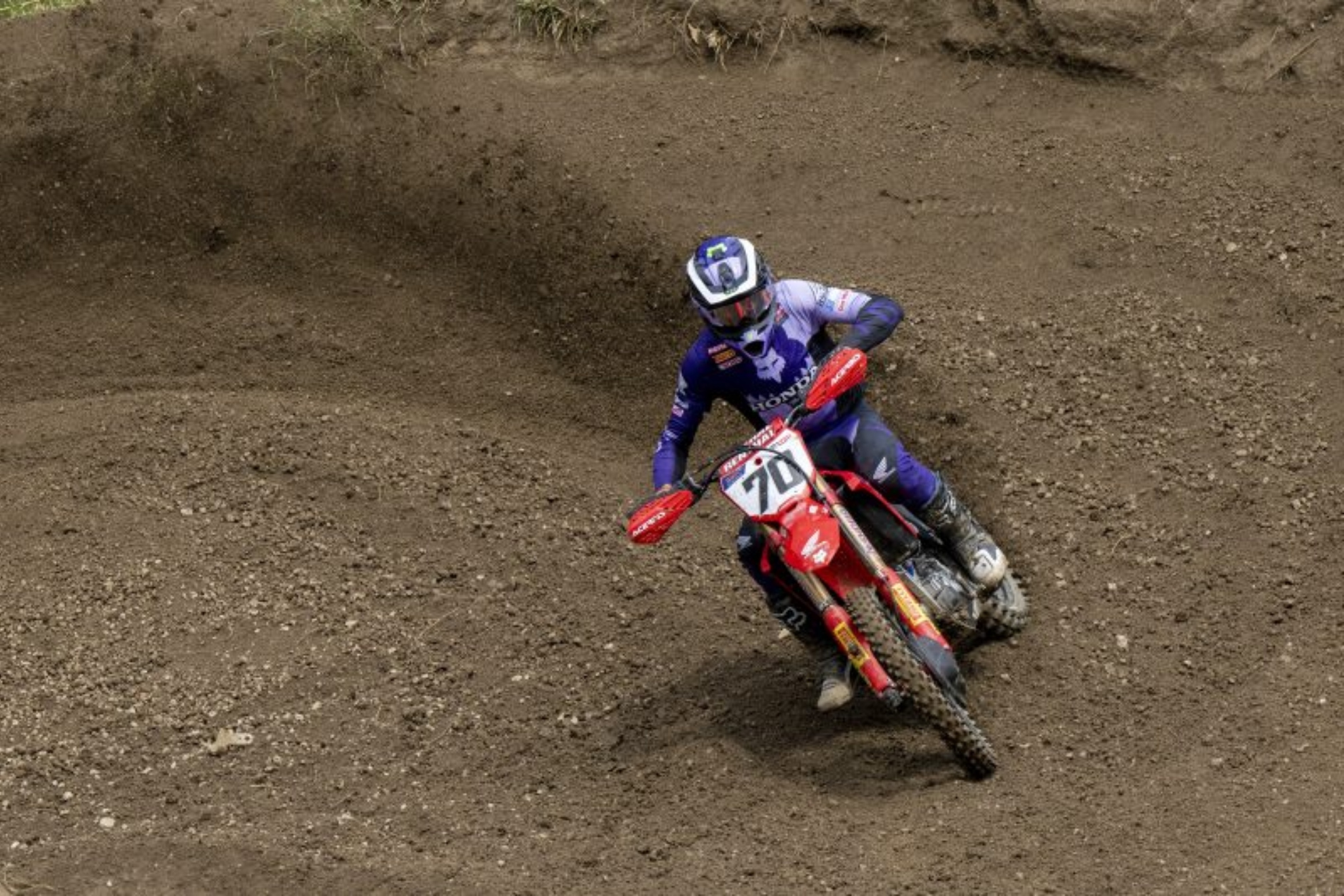 Rubén Fernández regresa al podio en la victoria de Febvre en Chequia