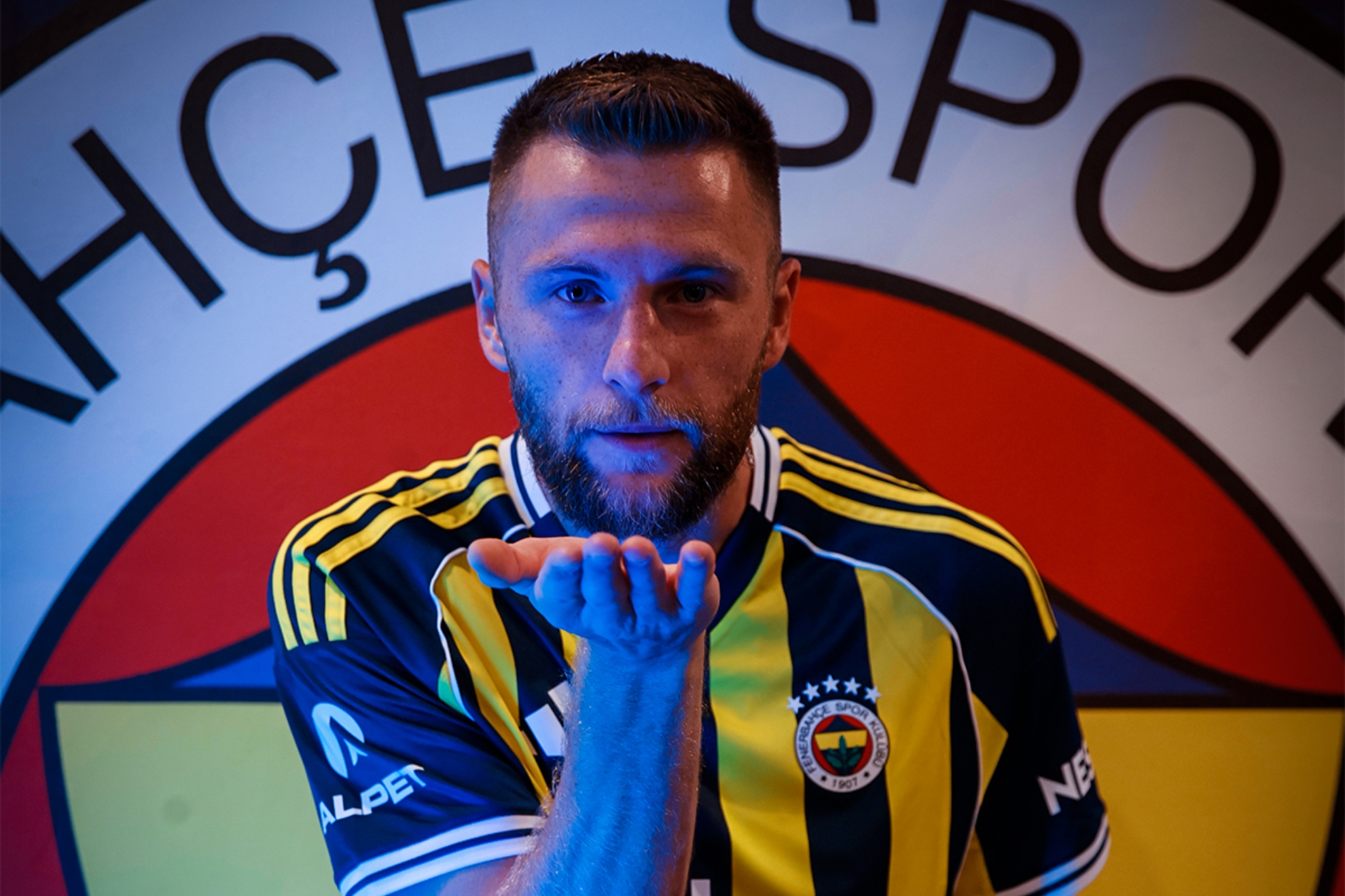 El Fenerbahçe también saca músculo y ficha a Milan Skriniar desde el PSG