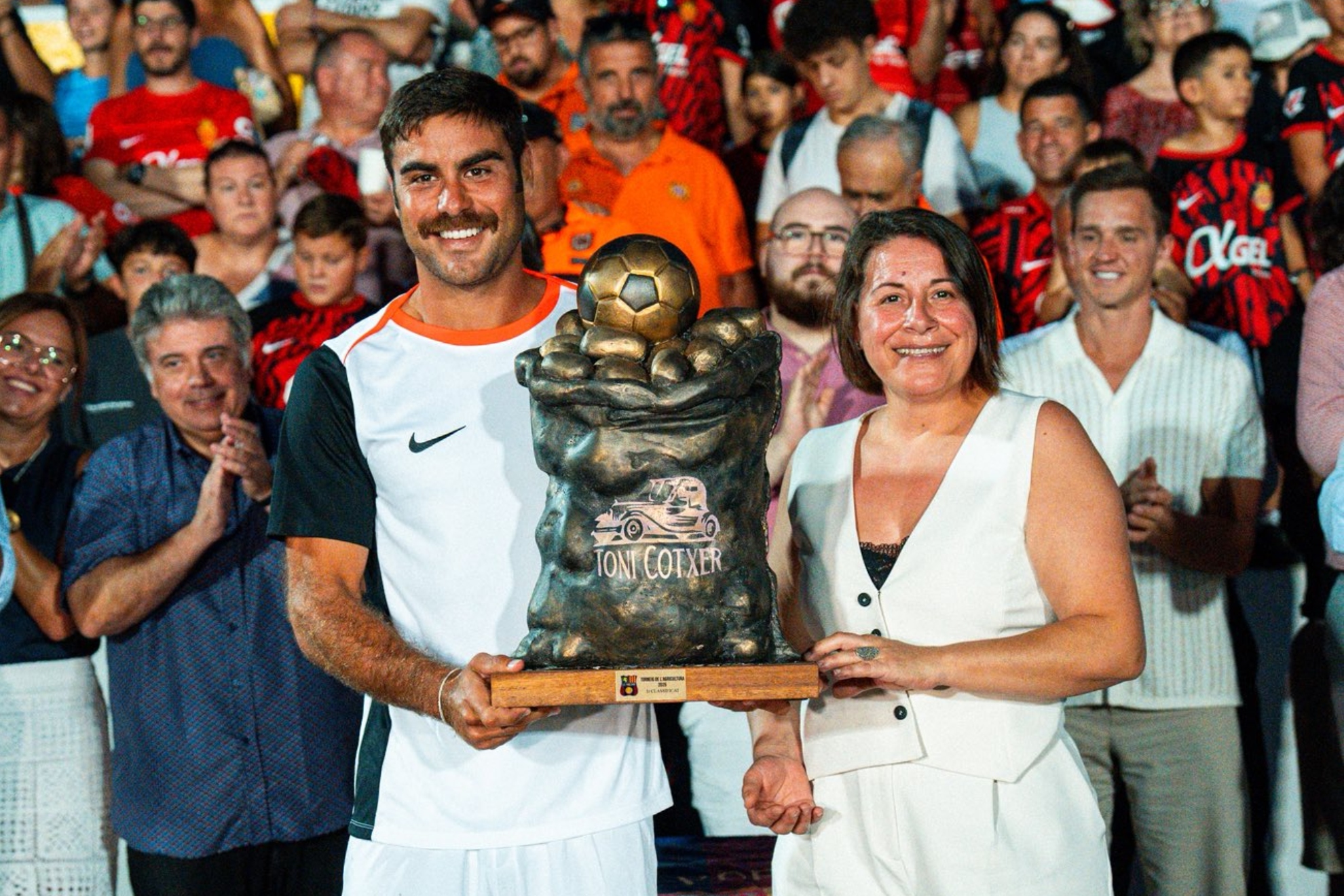 Abdón Prats y Asano dan el triunfo al Mallorca frente al Poblense