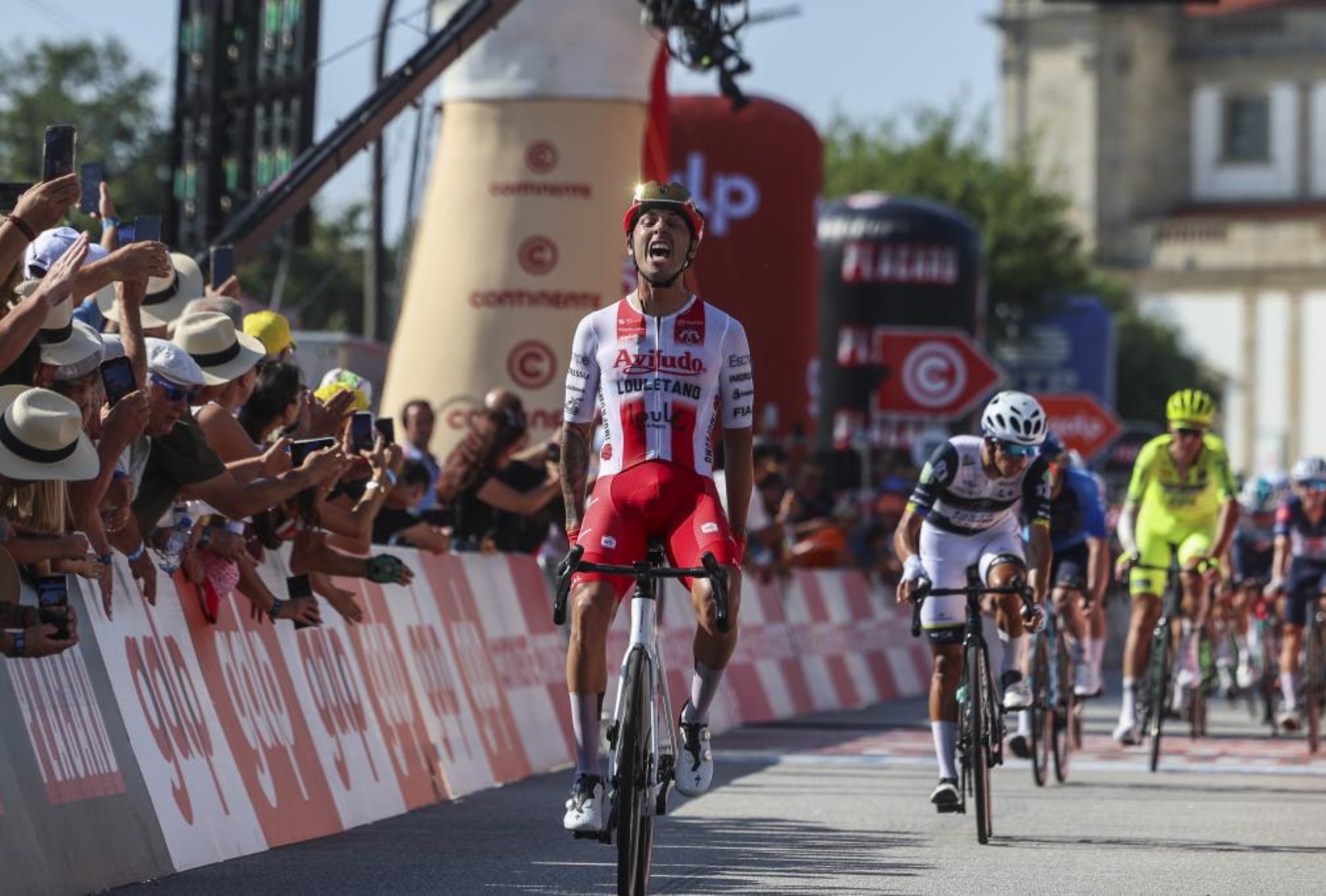 Tivano gana la primera etapa en Portugal pero Reis es líder