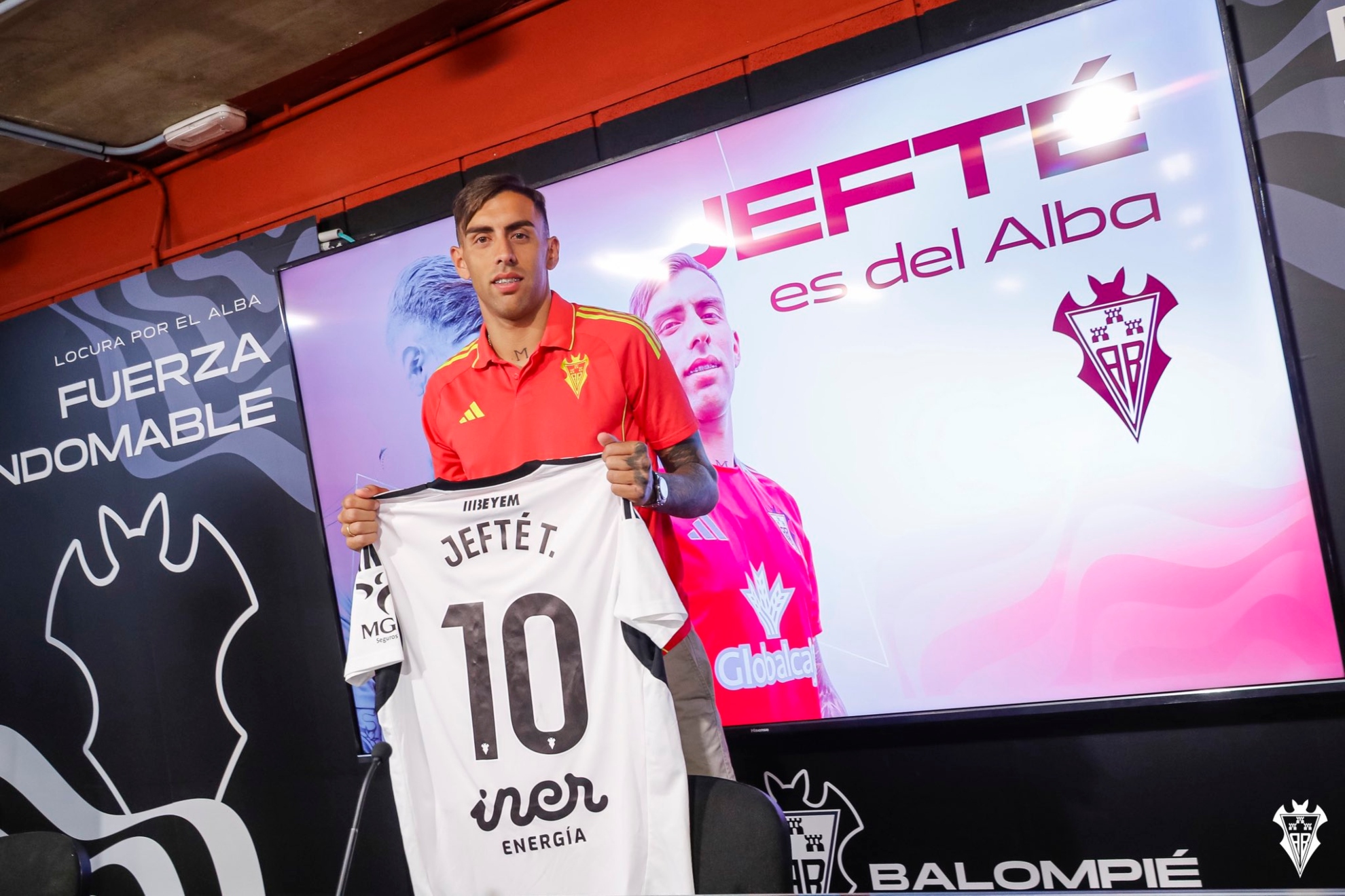 Jefté Betancor, presentado como nuevo jugador del Albacete