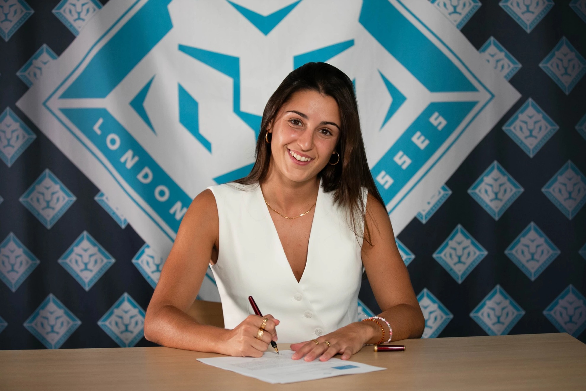 El Barcelona sigue liberando masa salarial: Jana Fernández se va al ...