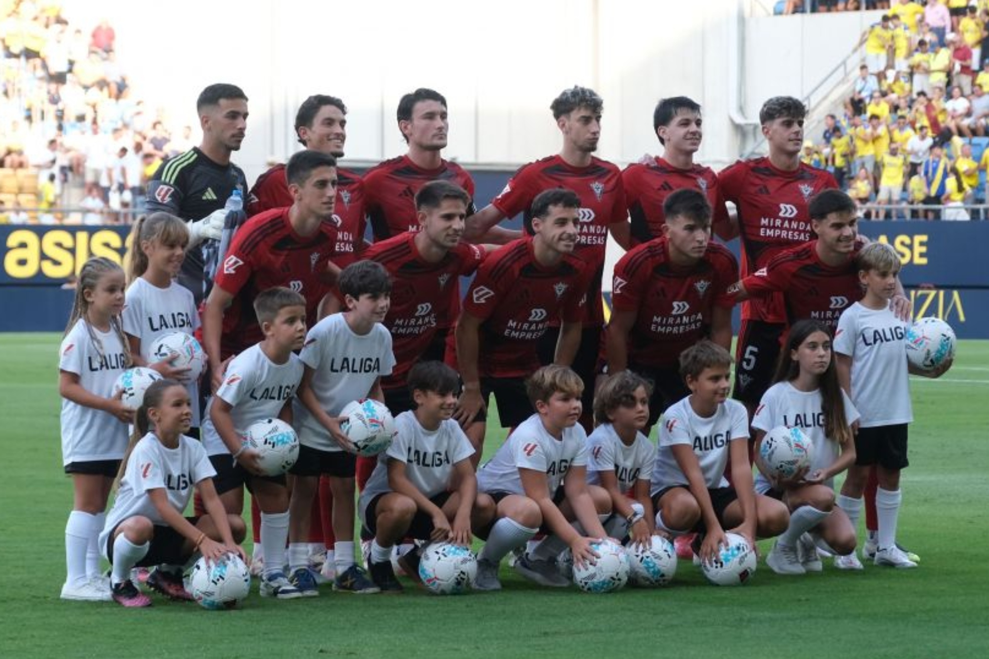 La nueva vida del Mirandés: de estar a un paso de Primera, a no poder ...