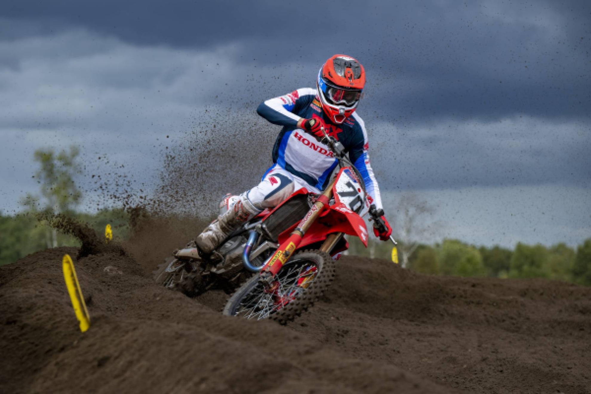 Herlings brilla en casa y Rubén Fernández lucha sin premio en el MXGP ...