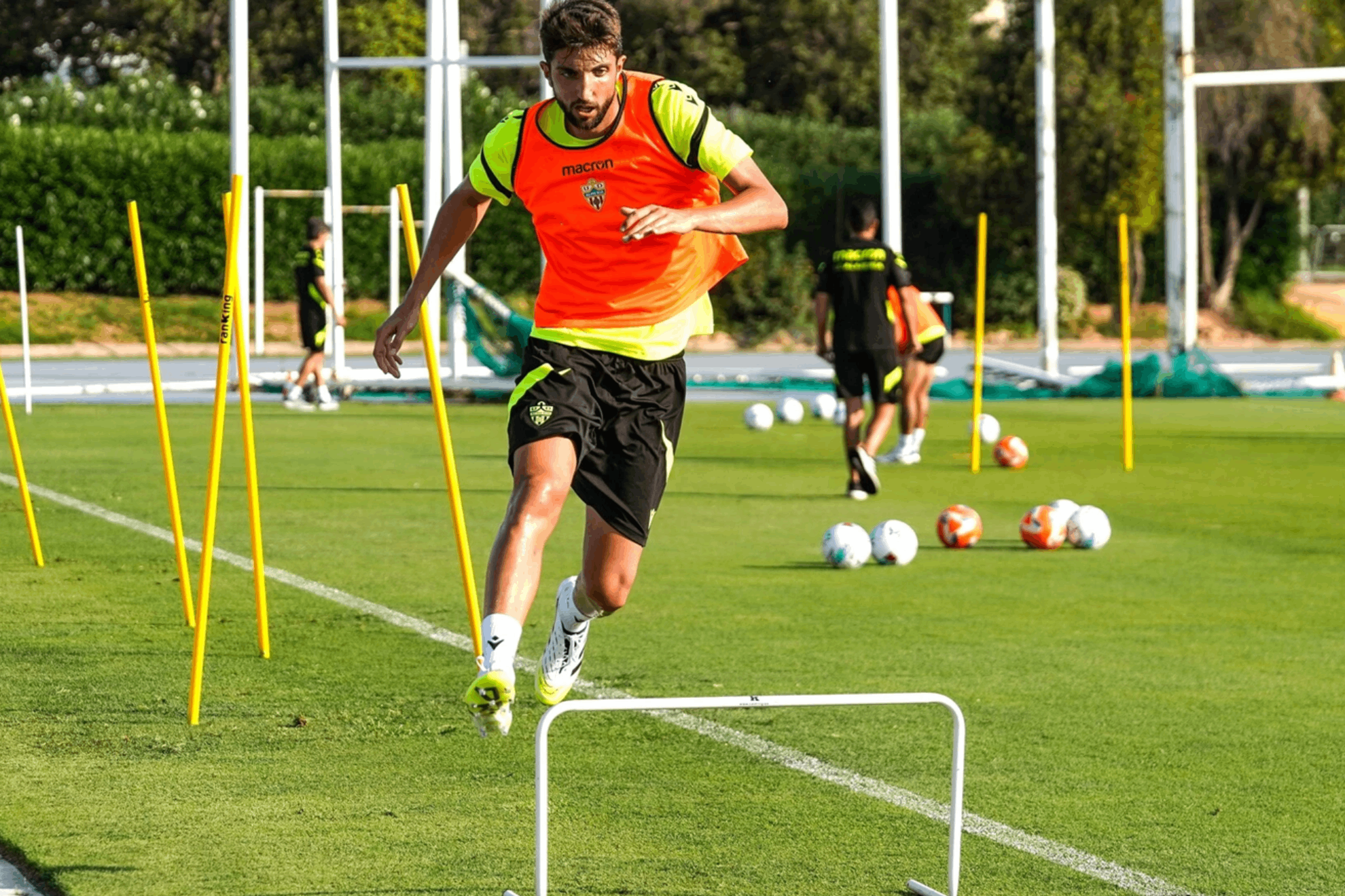 El Almería confirma la cesión de Edgar González al Hajduk
