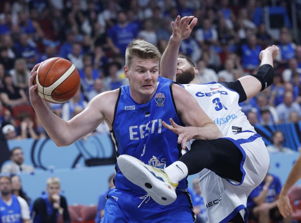 Un Jokic bestial salva a Serbia ante Letonia