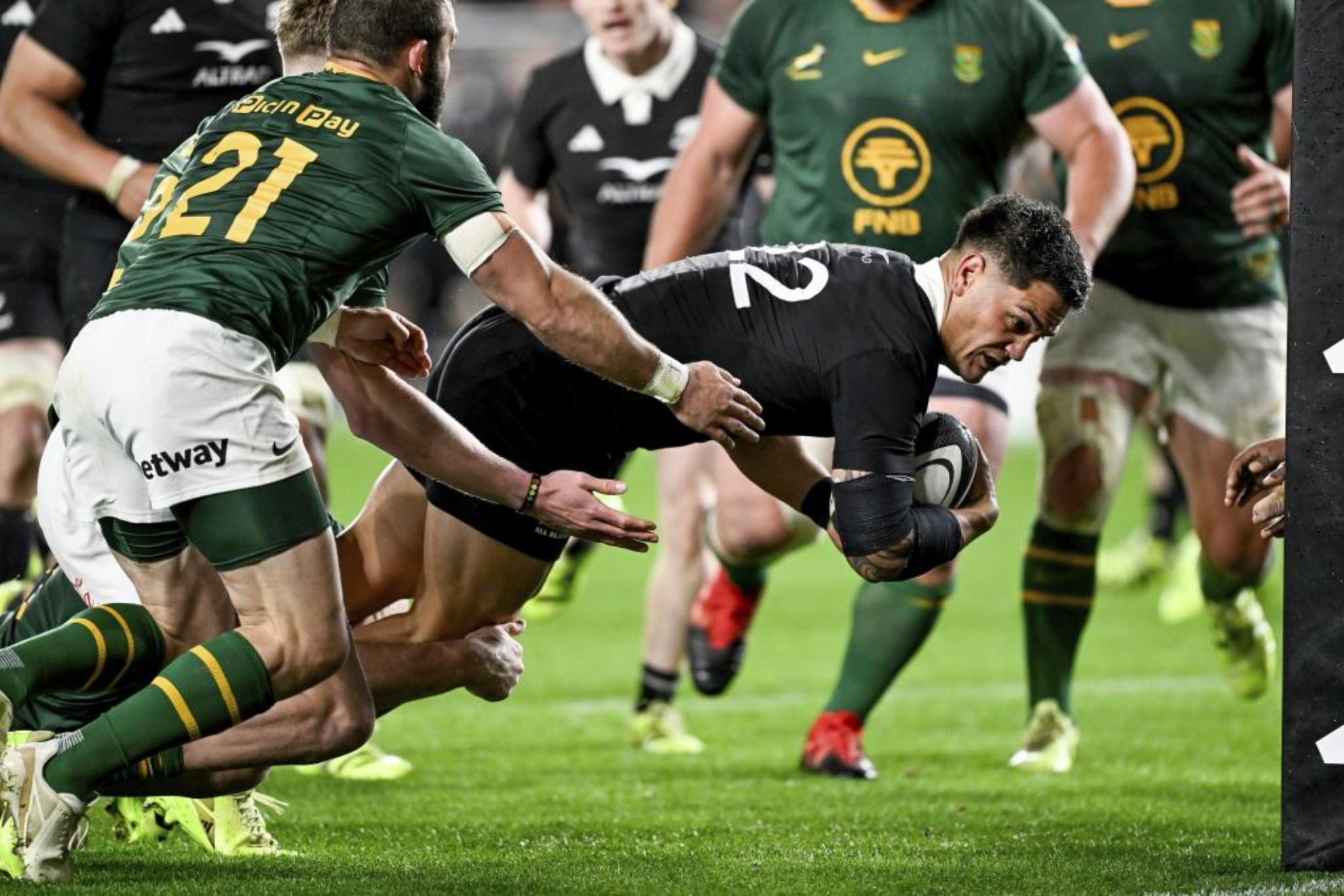 Los All Blacks aprovecharon las lagunas de los Springboks y vencieron ...