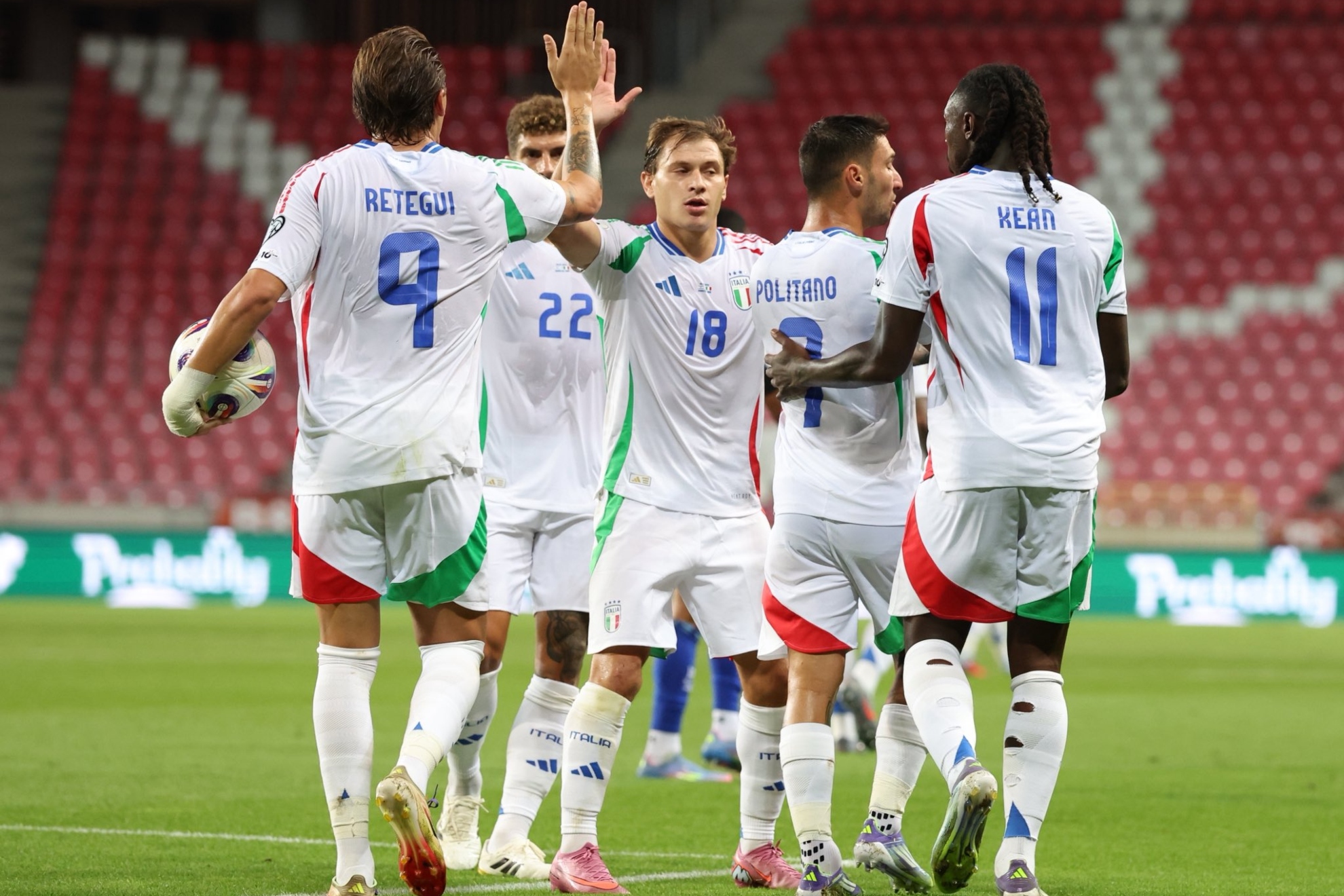 Italia coge aire con una triple remontada de locura en el 91' ante Israel