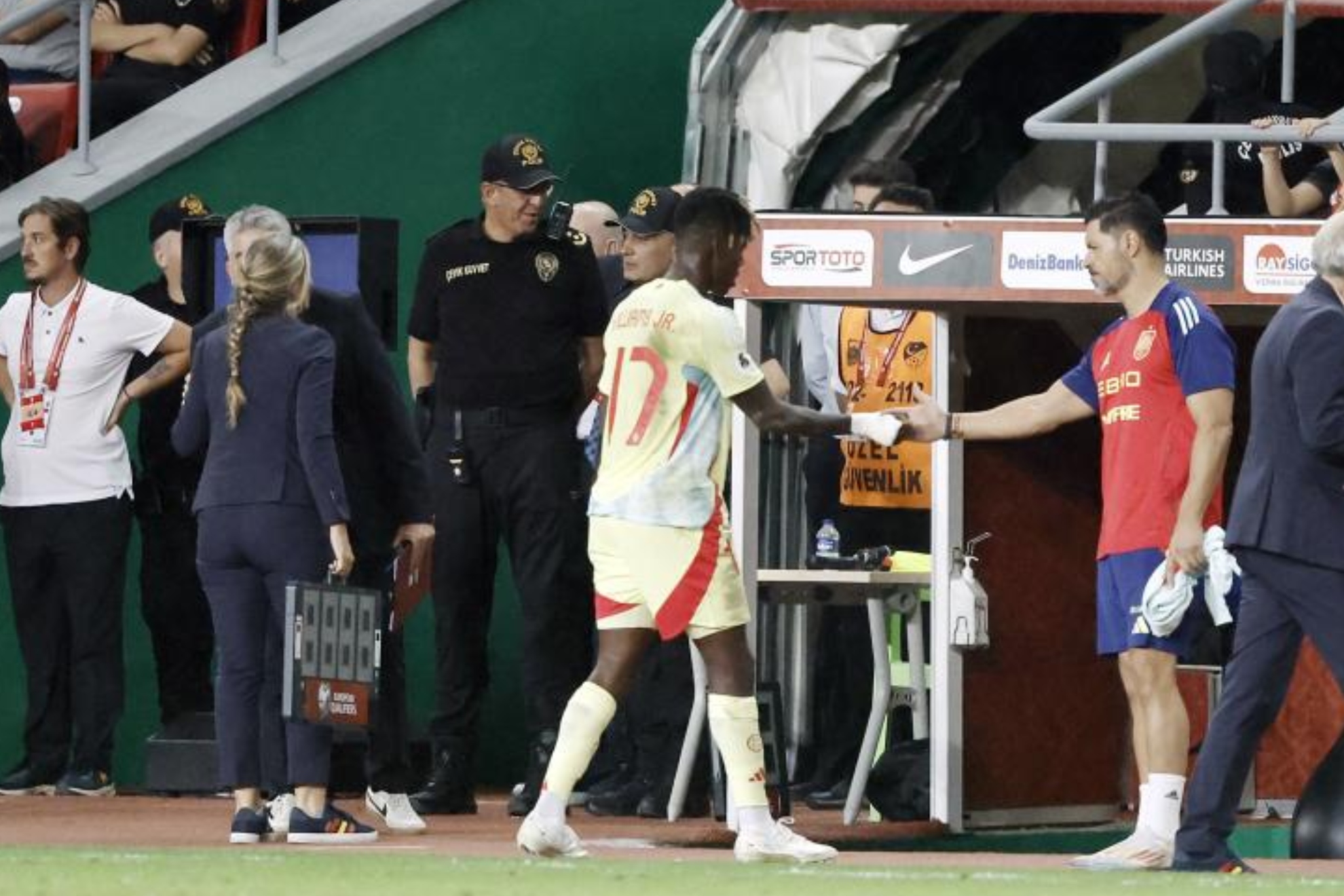 Rotos para la Champions: el 'virus FIFA' vuelve a hacer de las suyas