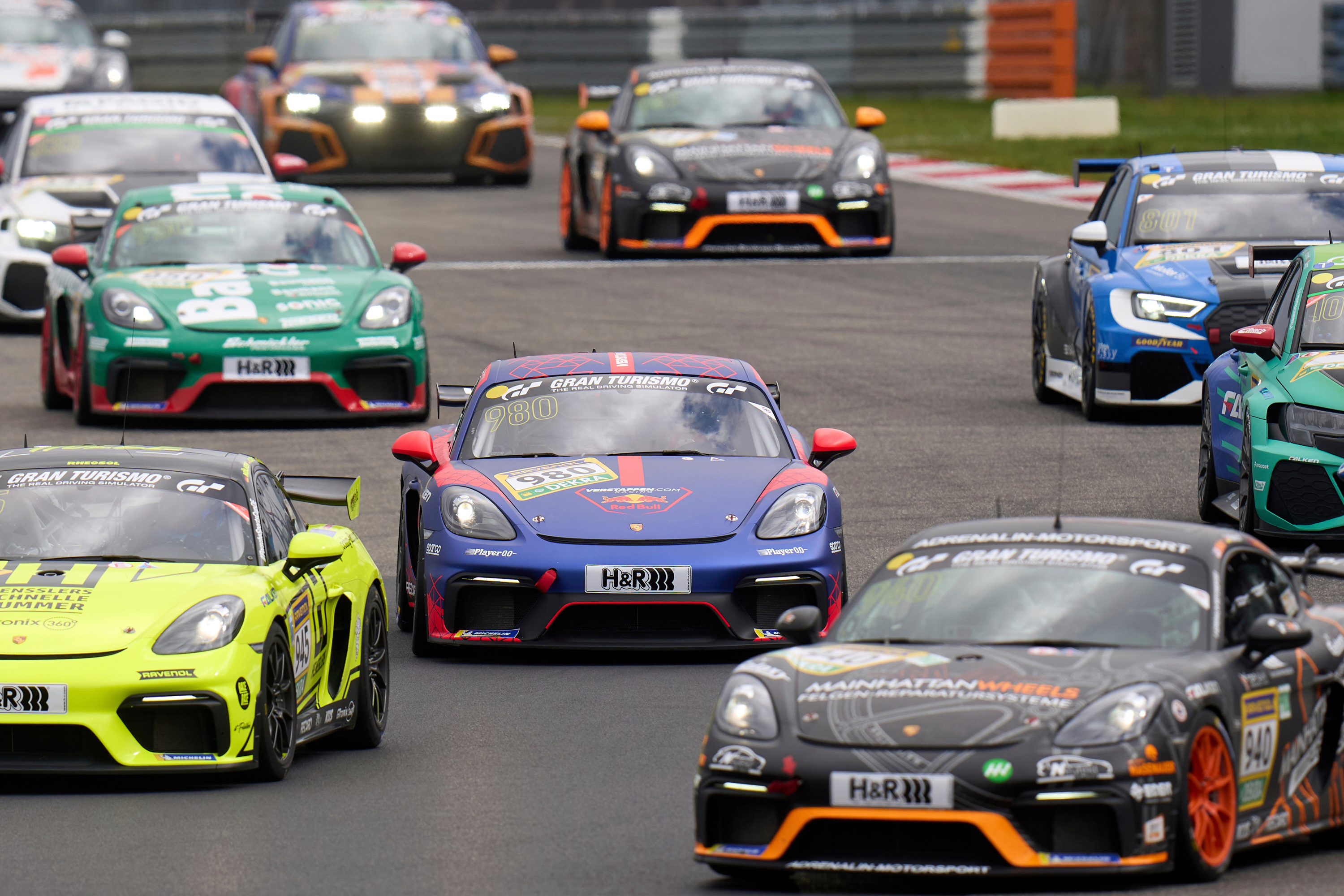 De F1 al 'Infierno Verde': Verstappen arrasa en su debut en Nordschleife