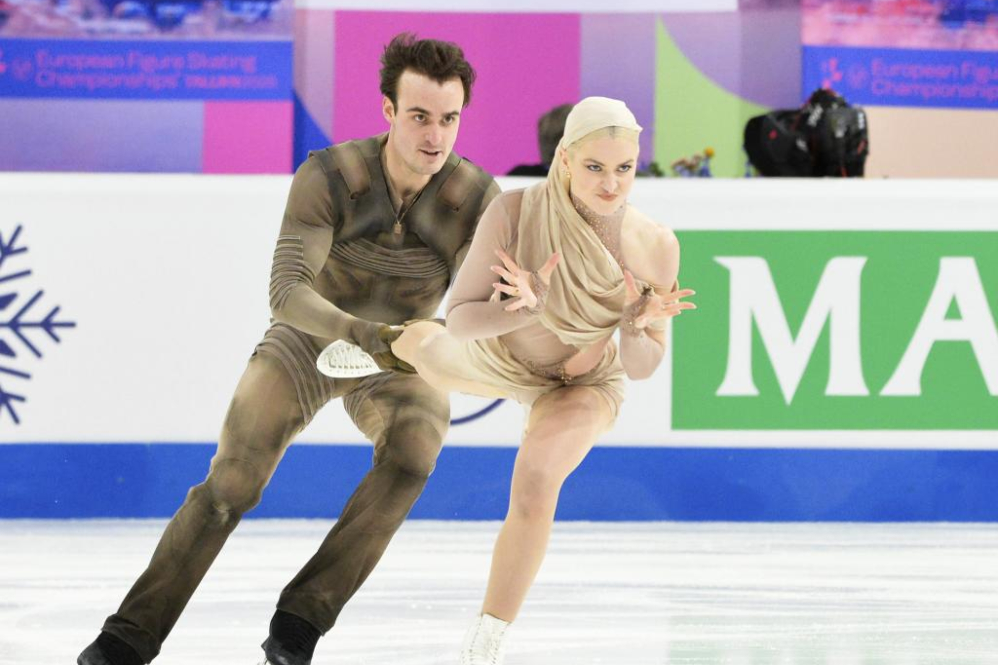 El Gobierno concede la nacionalidad a los patinadores Tim Dieck y Asaf ...