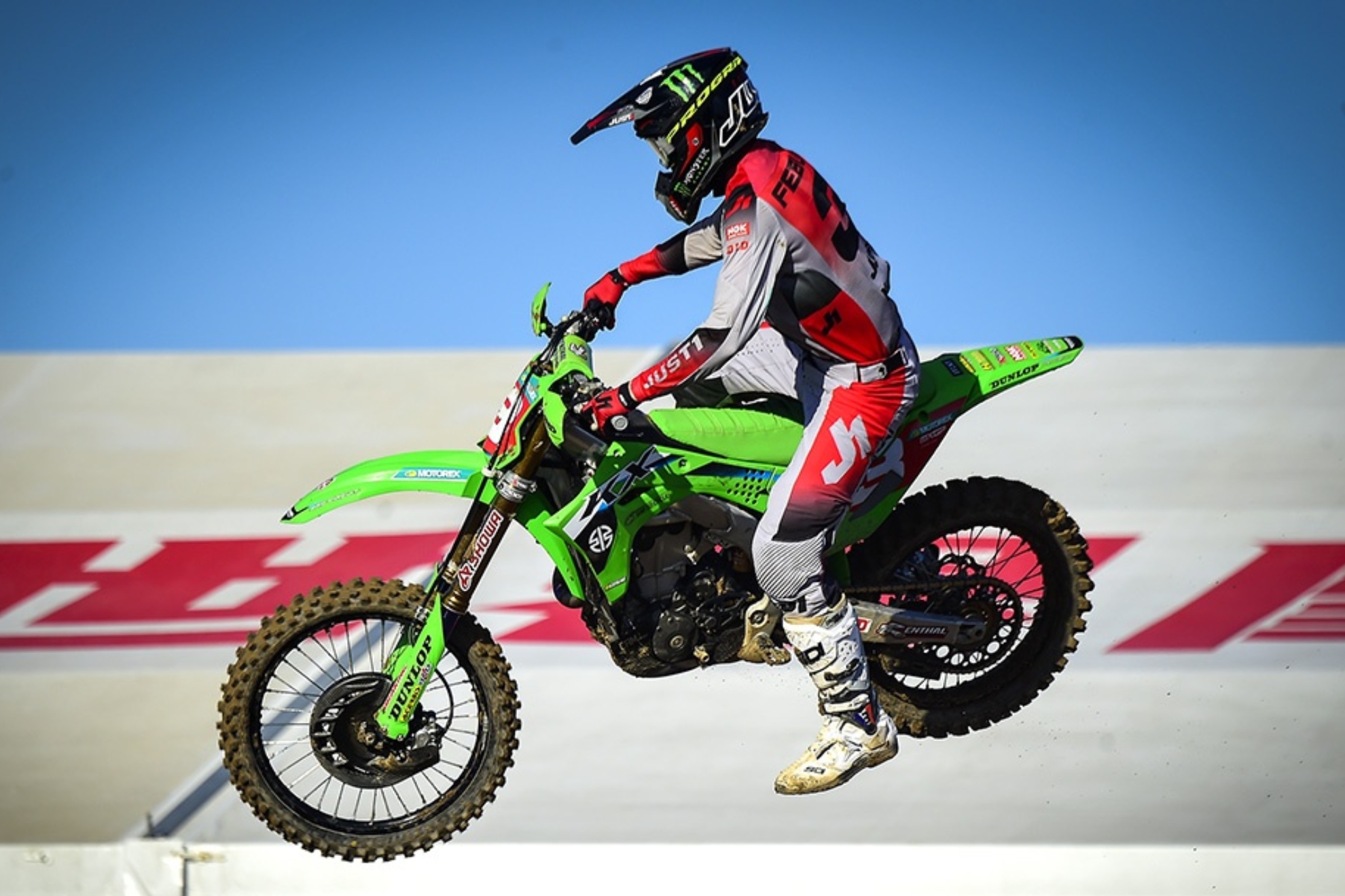 Romain Febvre acaricia la gloria... 10 años después