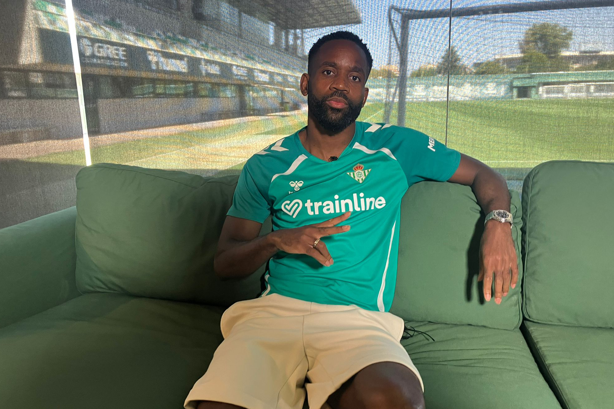 Bakambu: "Si el Betis decide seguir conmigo, seguiré, si no, el club no ...