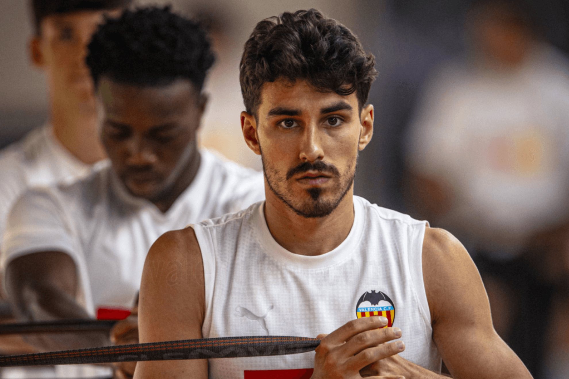 André Almeida tendrá el aumento que reclamaba al Valencia