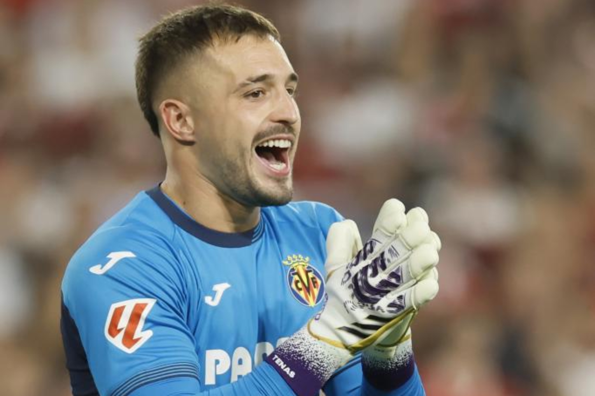 Arnau Tenas debuta con el Villarreal...y en Primera