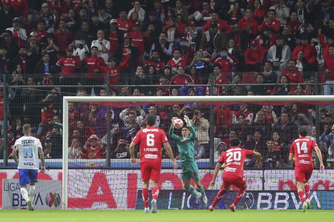 Sergio Ramos falla un penalti a lo Panenka para el 0-2 y su equipo ...