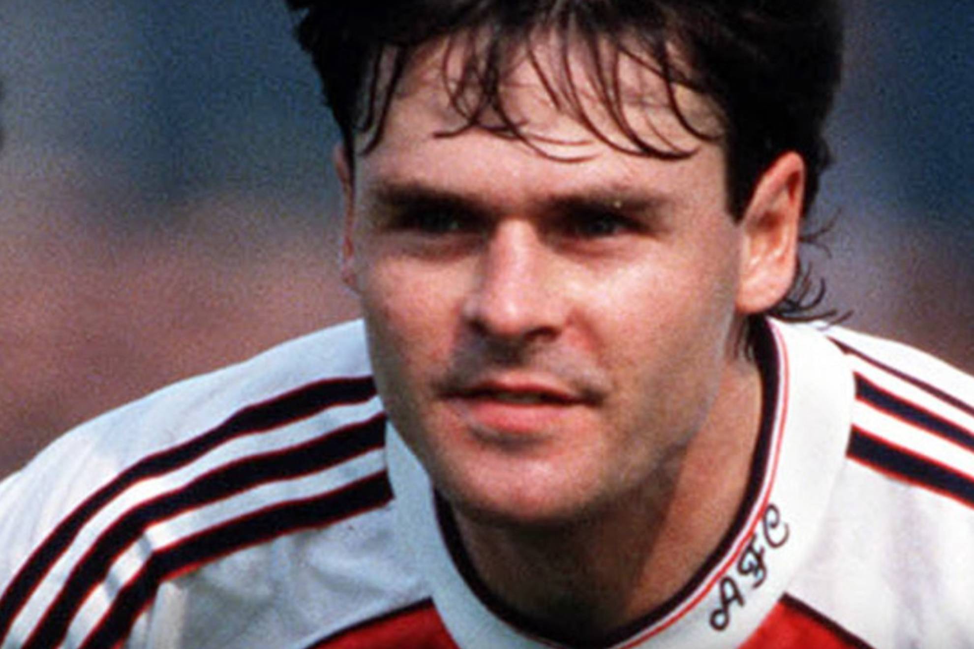 El jugador del Arsenal que viajó dos años al futuro en una máquina del ...