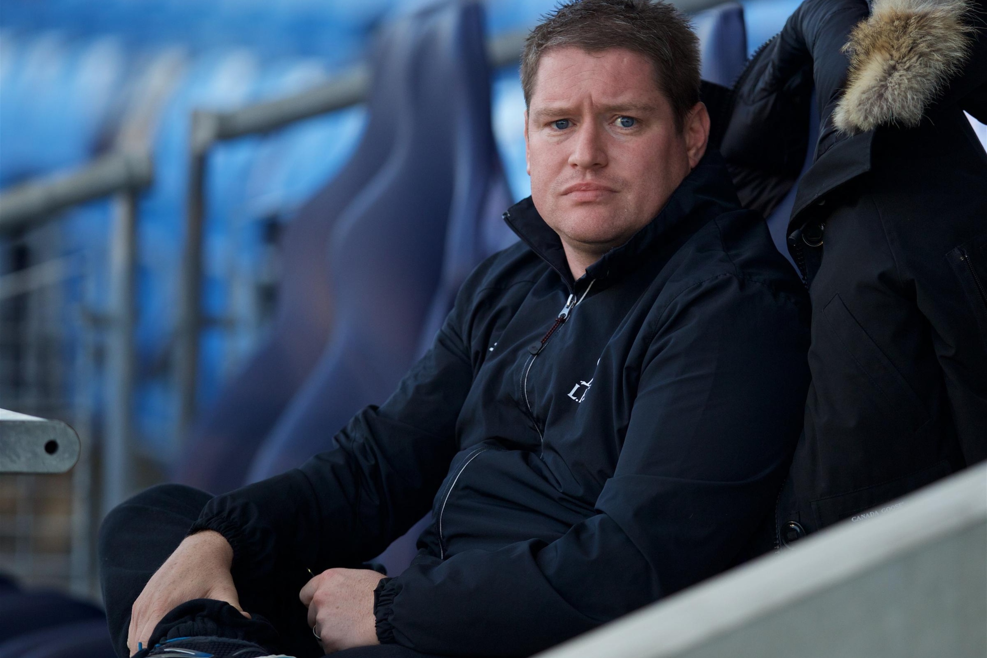 Investigan la muerte del exentrenador del Liverpool femenino, Matt Beard