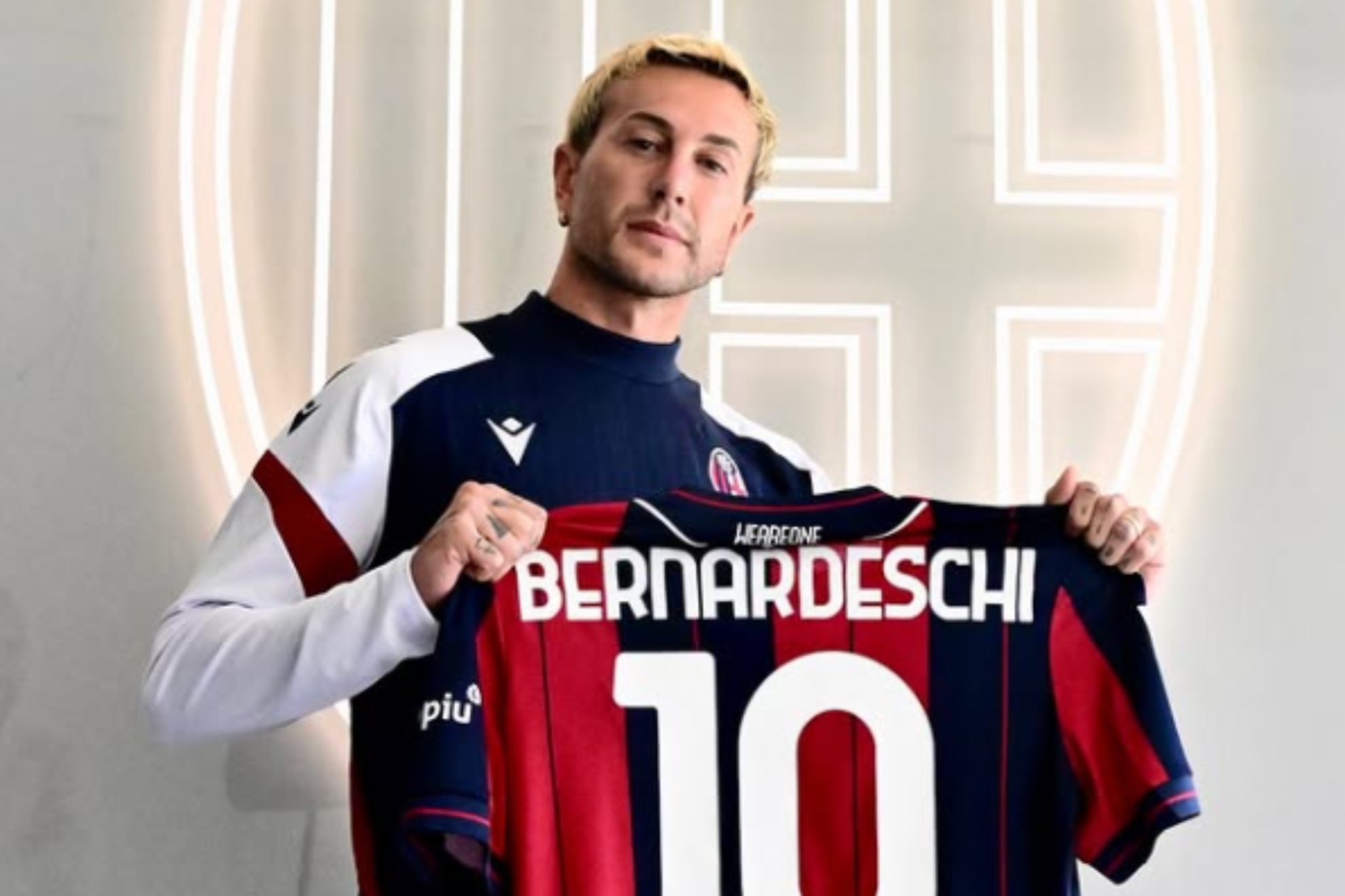 Bernardeschi: "Antes usaba falda y empezaron a decir que era gay. ¿Y si ...