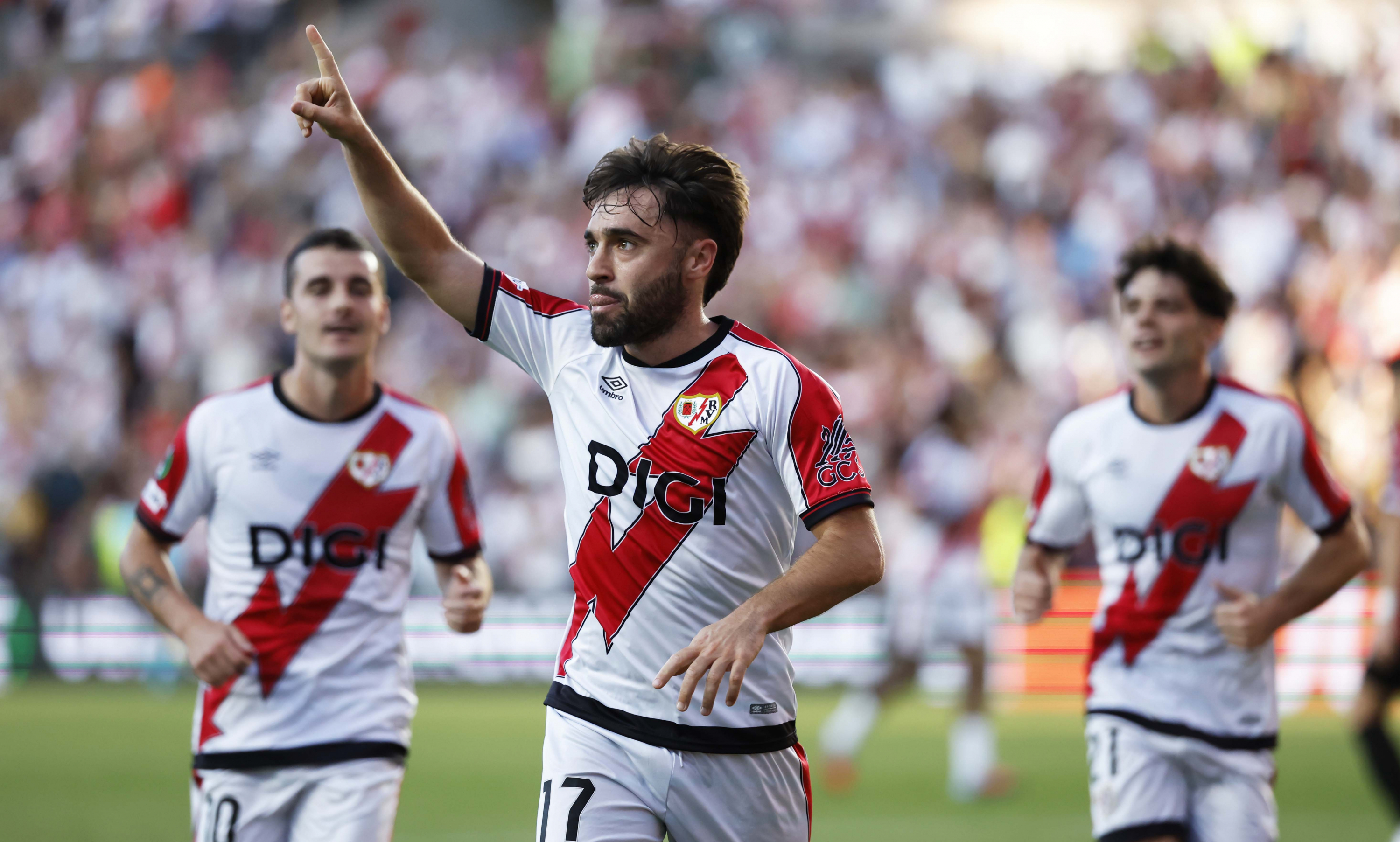 La afición del Rayo enloquece con Europa: "Mejor ganar la Conference y ...