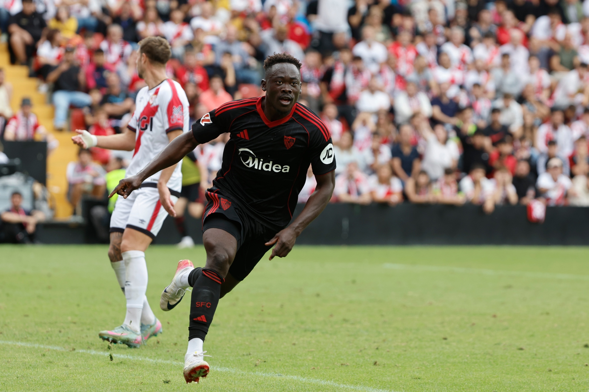 Akor Adams se estrena con Nigeria