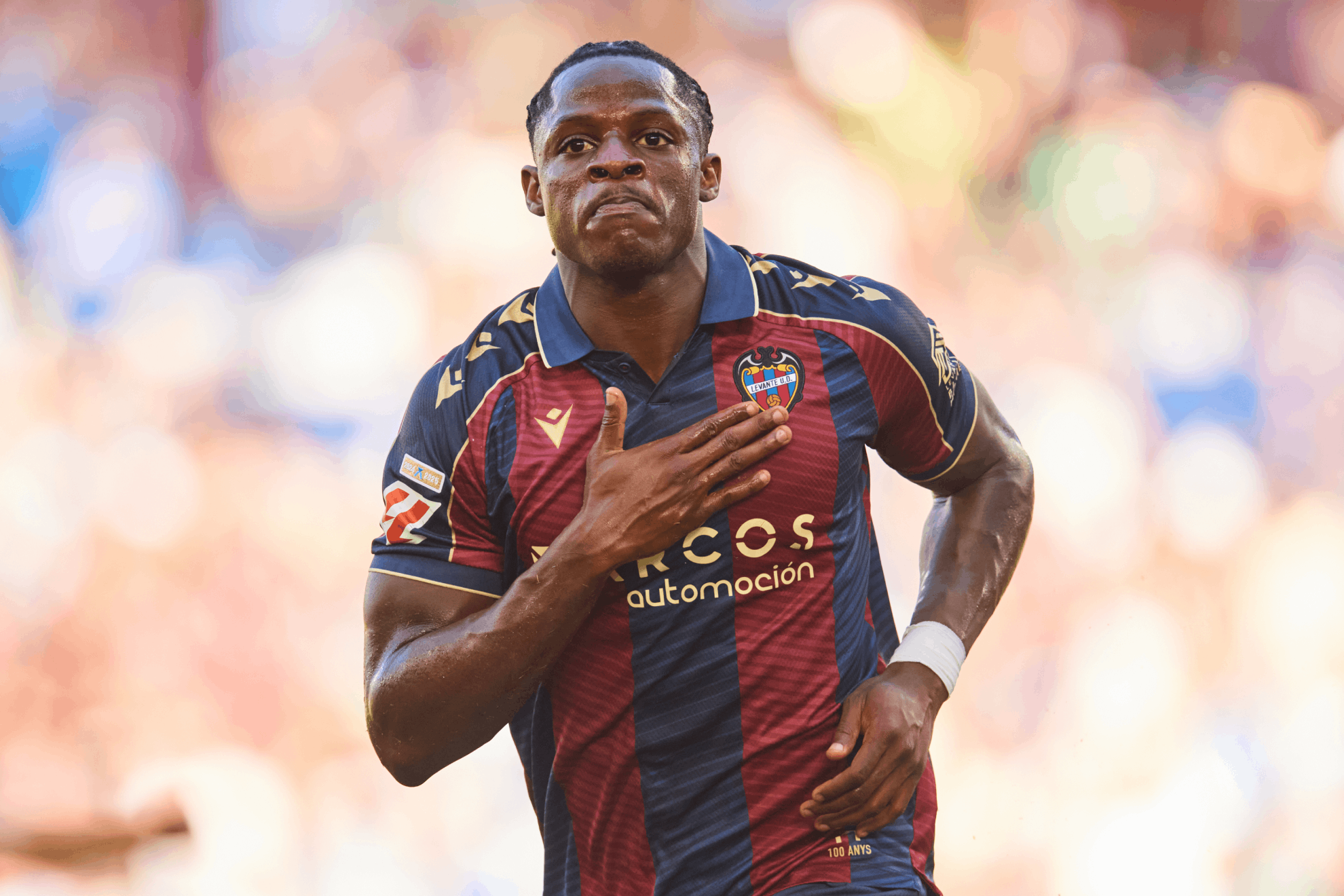 Etta Eyong, el goleador que desafía a Mbappé y Vinicius