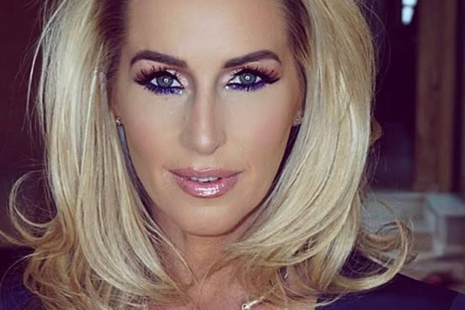 La presentadora Leanne Brown, ex de Wes Brown, alerta sobre los ...