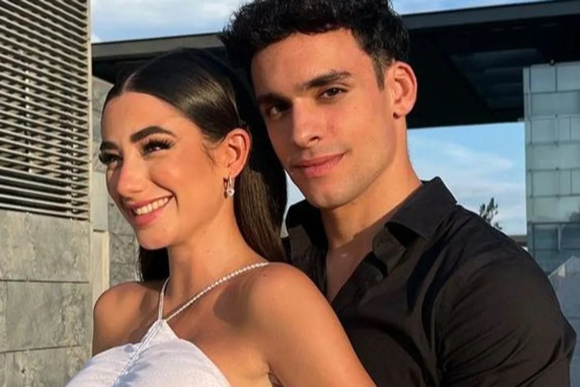 Lola Lolita se abre en canal cuando está a punto de cumplirse un año de ...