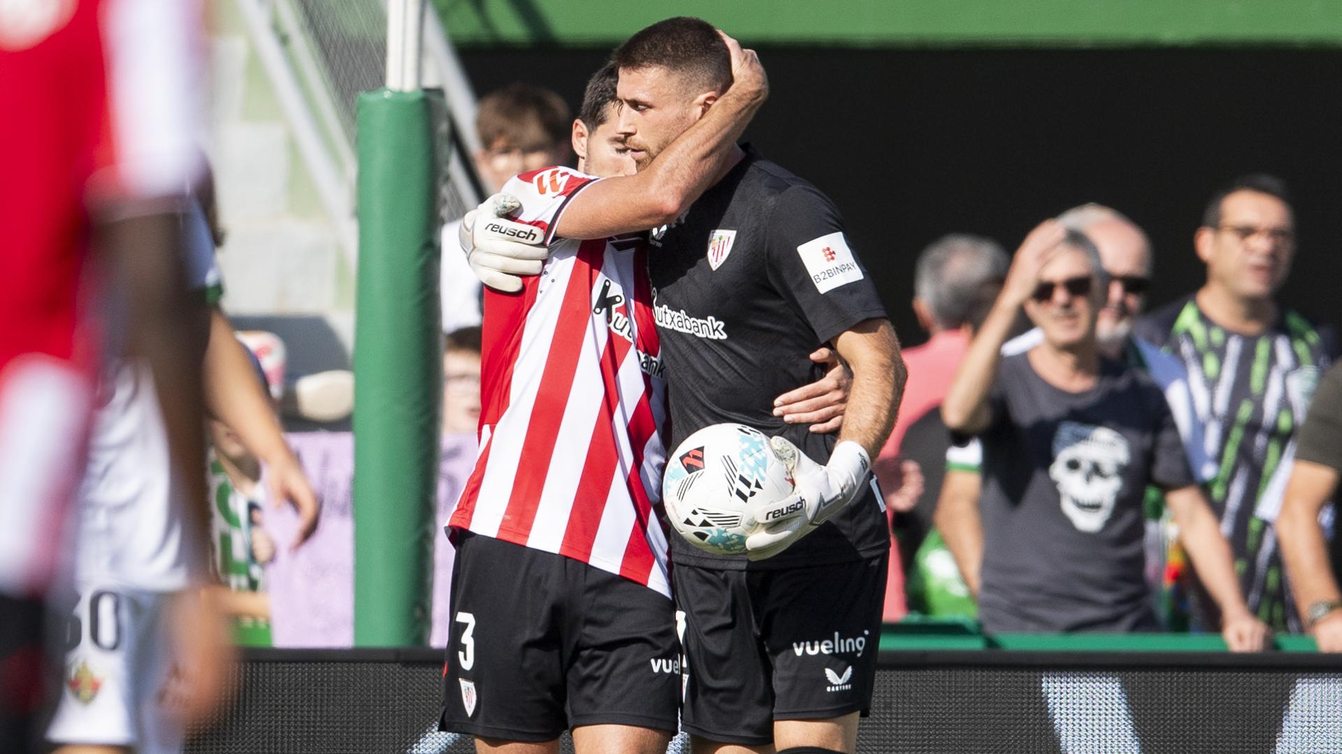 Simón: "Se buscan goles, los balones cada vez hacen más extraños"