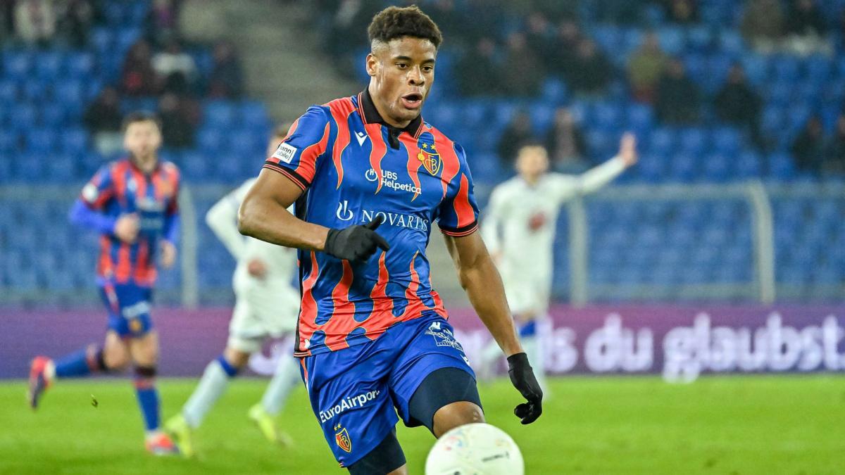 Kevin, el delantero español con pasado en LaLiga que amenaza al Celta