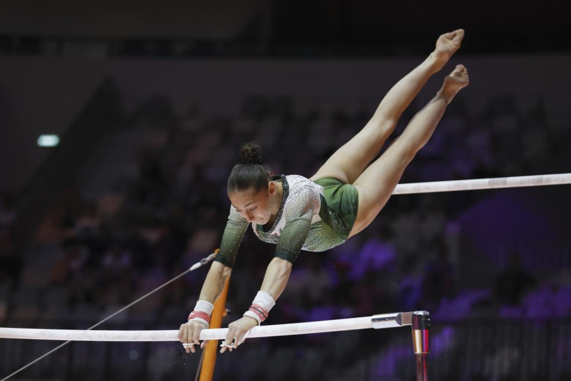 La argelina Kaylia Nemour, oro mundial en asimétricas