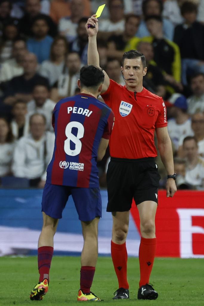 César Soto Grado, futbolista hasta que el arbitraje se cruzó en su camino