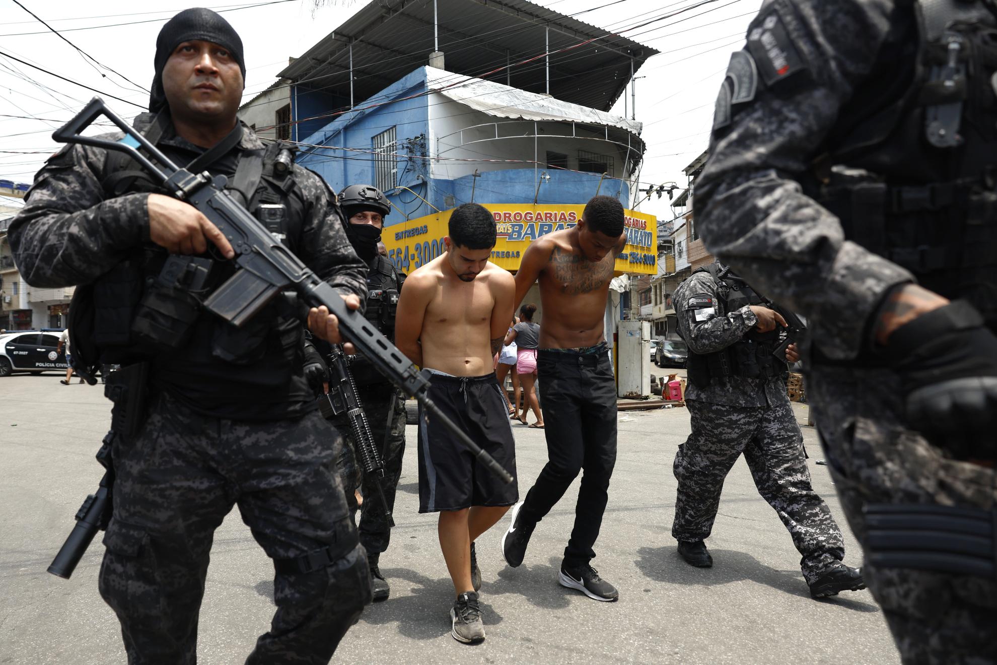 Una operación policial contra el Comando Vermelho en las favelas de ...