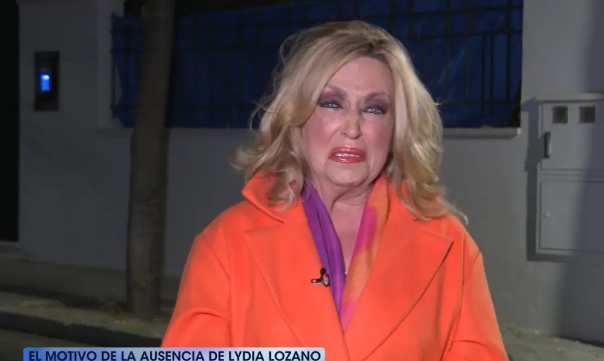 Lydia Lozano, llorando en plena calle: "Está siendo muy duro"