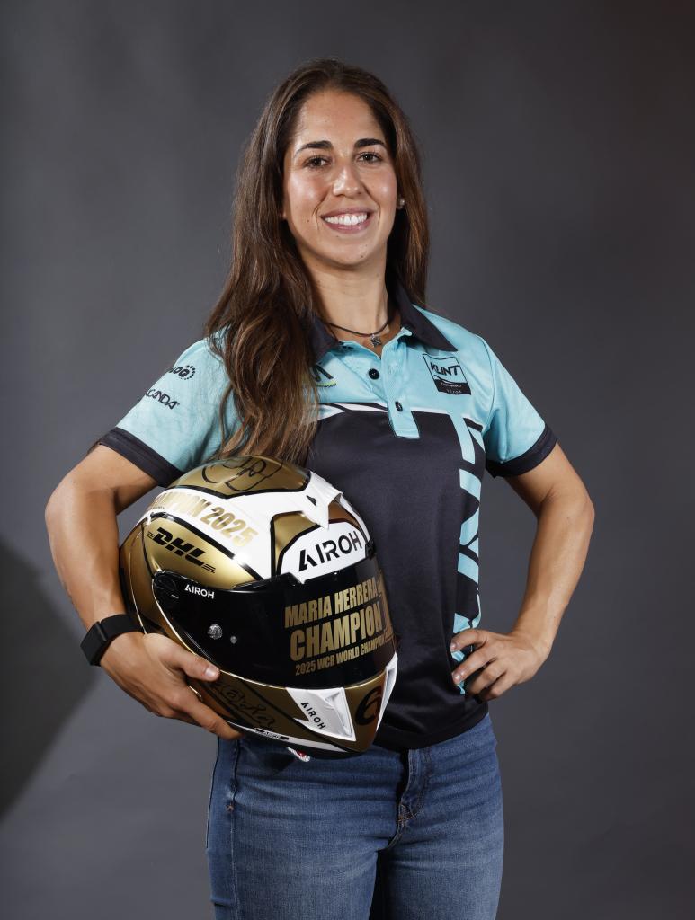 María Herrera: "Me siento capacitada para correr en el Mundial de Moto2"