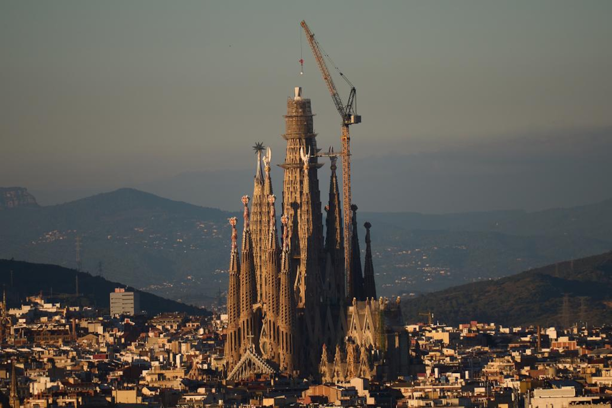 La Sagrada Familia crece hasta los 162,91 metros: la iglesia más alta ...